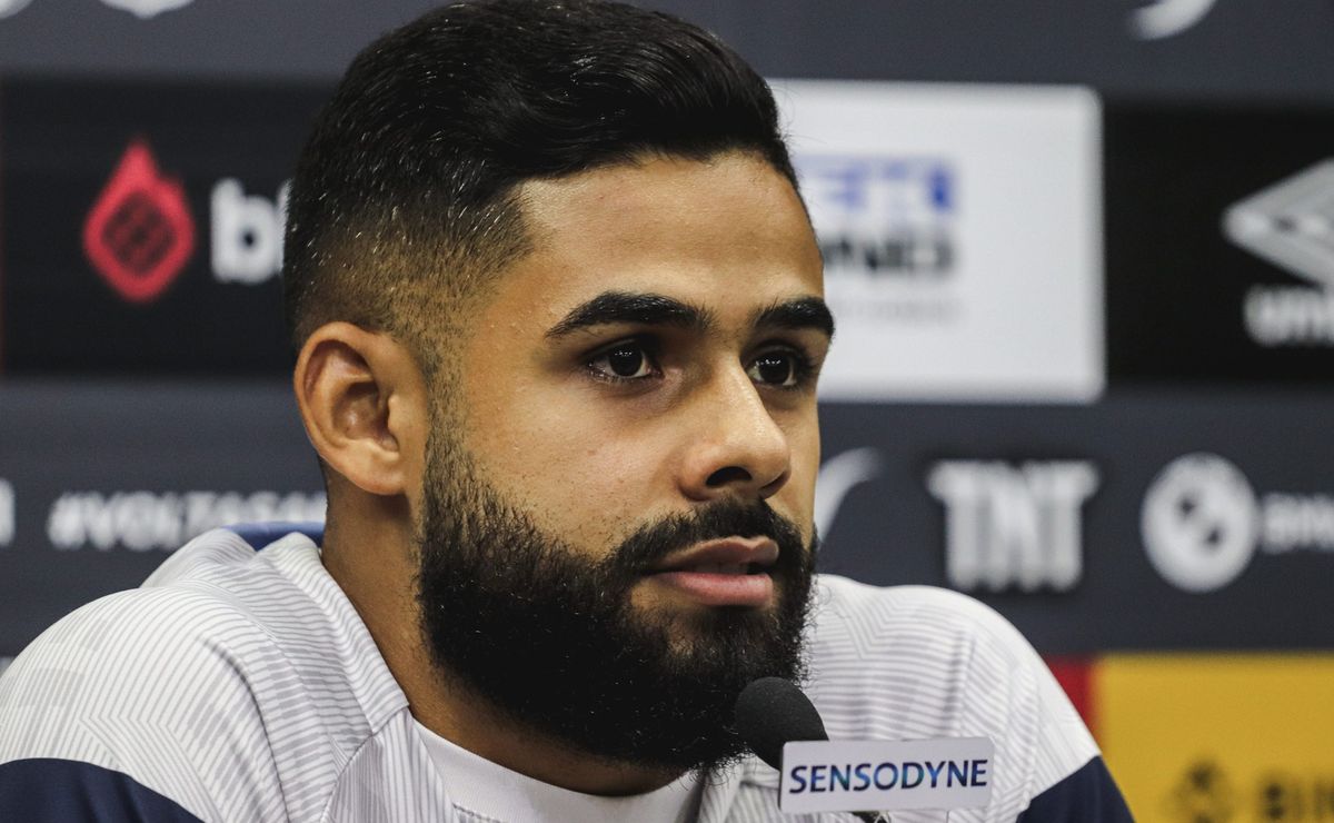 Felipe Jonatan revela decisão do Santos sobre o seu futuro