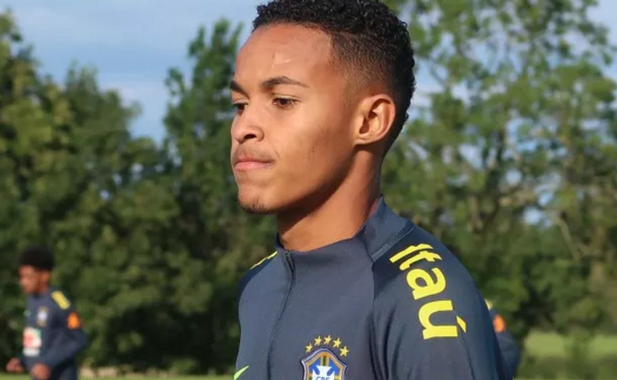 Lázaro já chegou ao Palmeiras e deverá ser anunciado nesta quarta-feira (7)