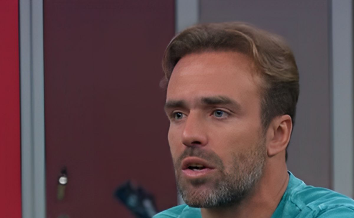 Roger Flores faz previsão e opina sobre começo de temporada do Vasco