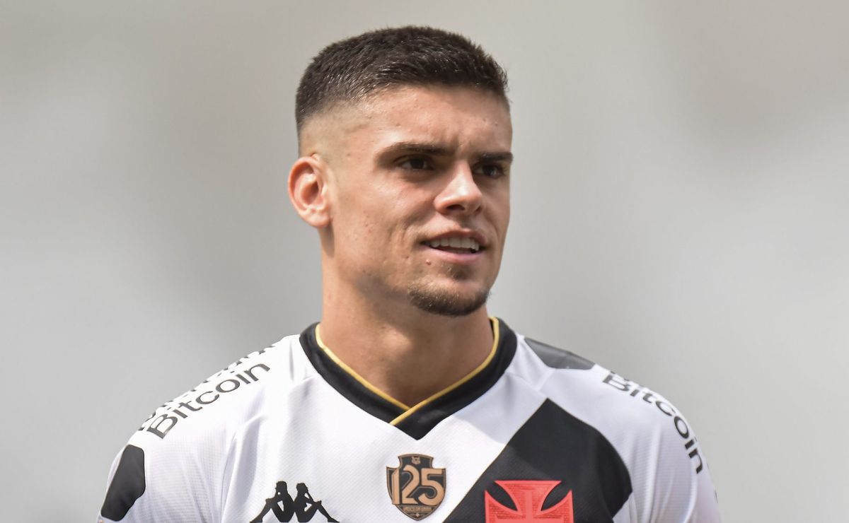 Ex-vasco, Gabriel Pec tem estreia confirmada contra time de Lionel Messi