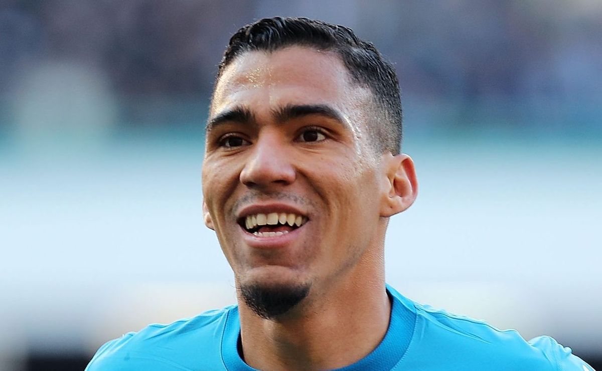 Allan marca dois gols no Al-Wahda e agita torcida do Botafogo