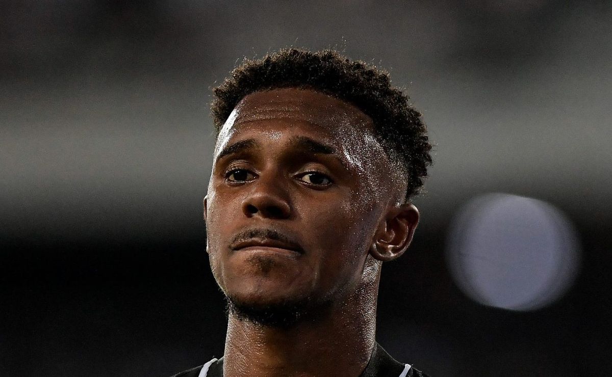 Jeffinho volta a treinar com bola e Botafogo define planejamento para o ...