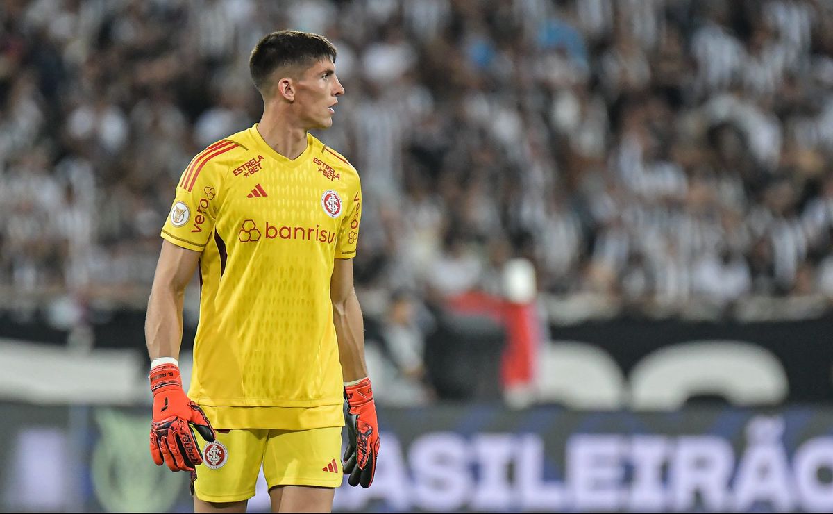 Situação física de Rochet é atualizada por Coudet, treinador do ...