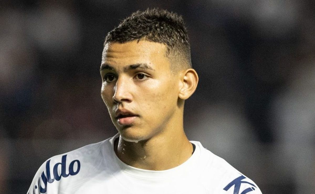 R$ 105 milhões: Chelsea define futuro de Deivid Washington, atacante ...