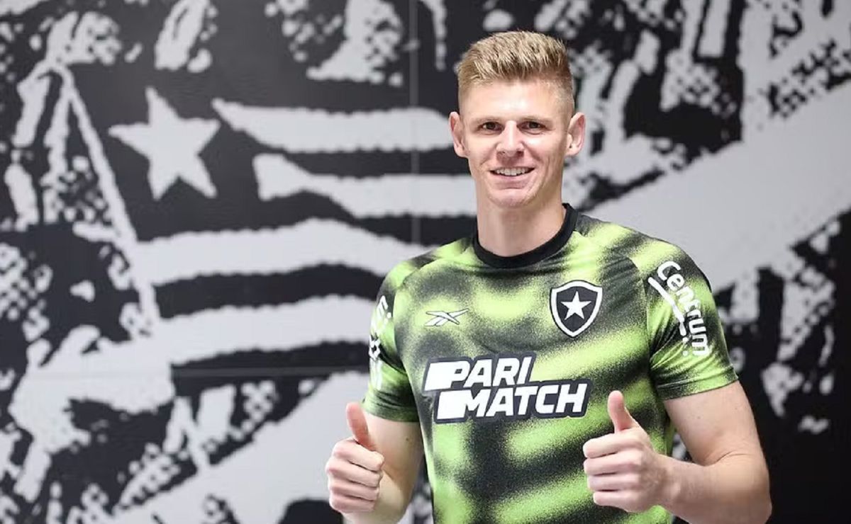 Goleiro Raul é apresentado no Botafogo e se declara: “O Botafogo é hoje ...