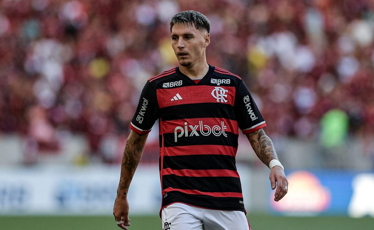 Lateral do Flamengo, Varela é cortado da Seleção Uruguaia para ...