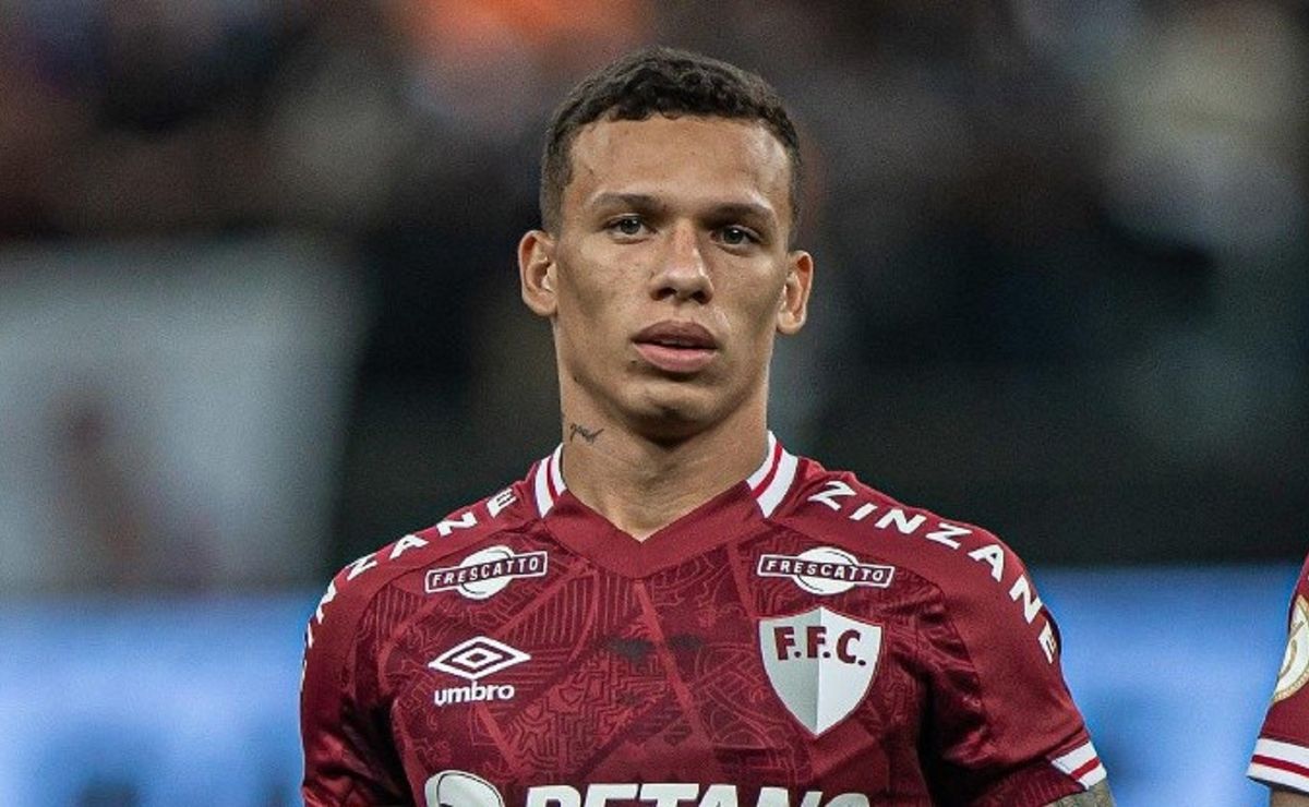 Calegari vive semana decisiva no Fluminense próximo de voltar aos gramados