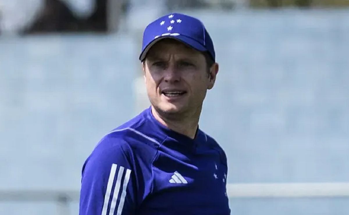 Análise: Fernando Seabra precisa fazer o básico barrando Rafael Cabral e Neris