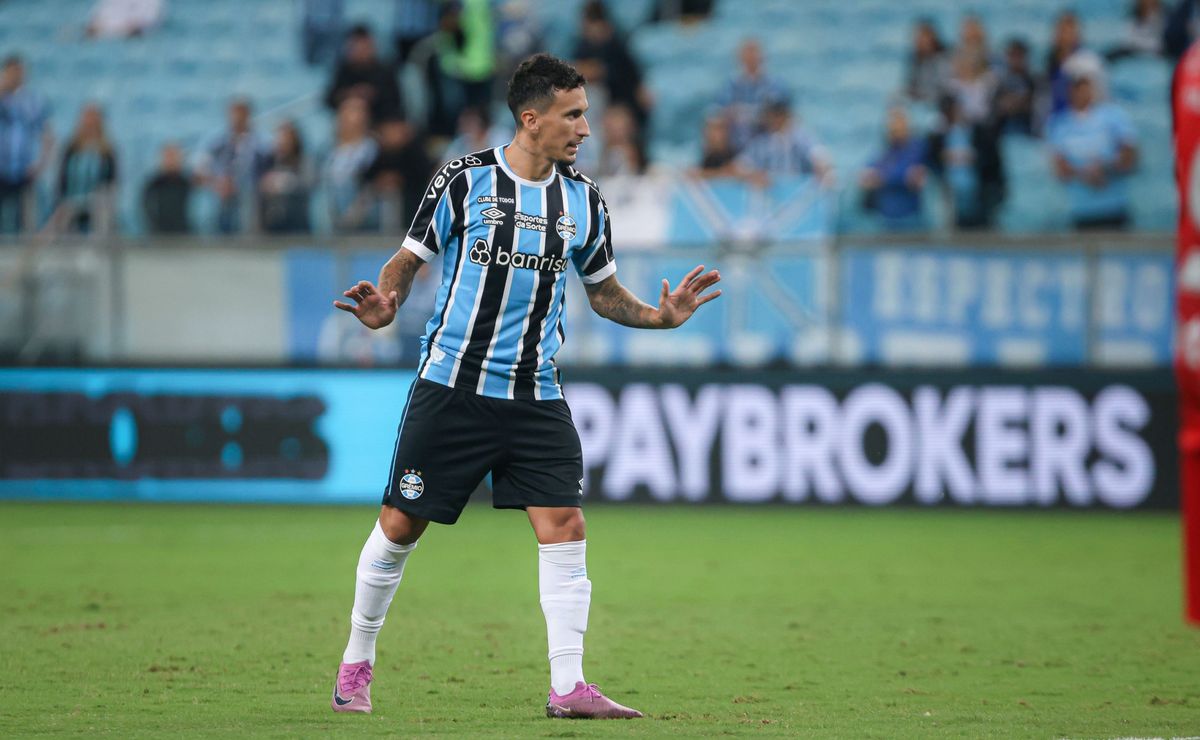 Dodi é favorito para formar dupla com Villasanti no meio-campo do Grêmio