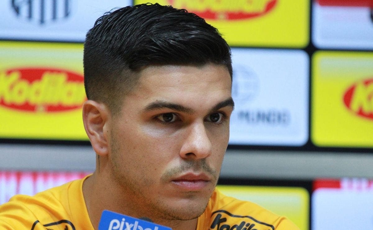 Contrato até dezembro de 2025: Santos toma decisão agora sobre Rodrigo ...