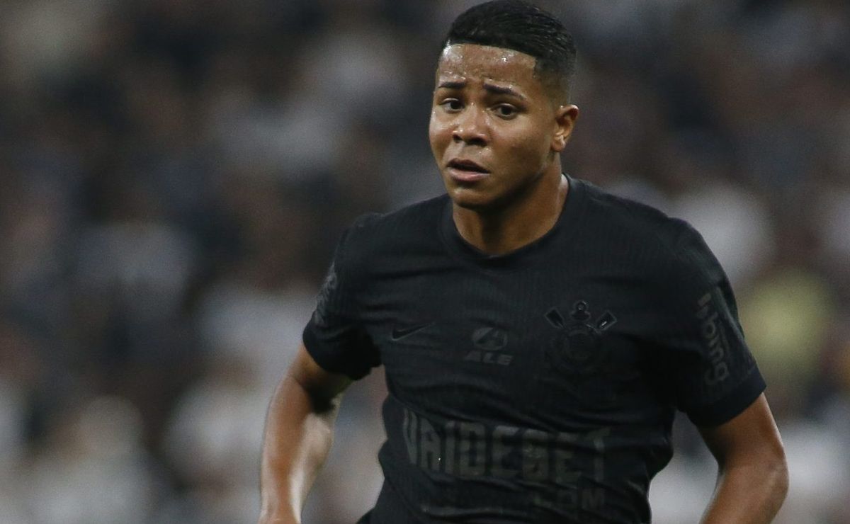 Manchester United quer fechar acordo com Augusto Melo pela contratação ...