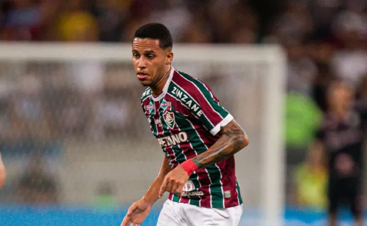 Alexsander é elogiado por Fernando Diniz após afastamento no Fluminense ...