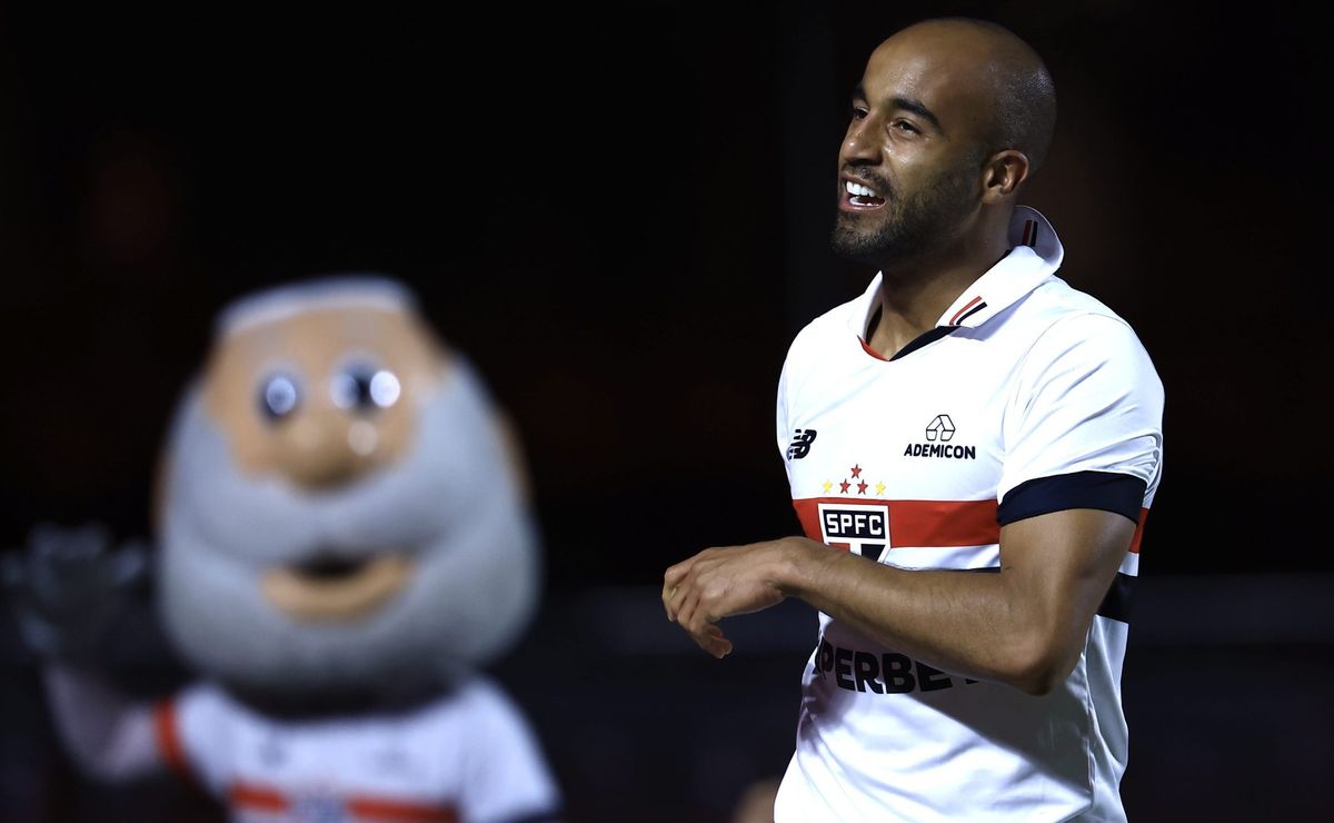 Lucas volta a balançar as redes 3 vezes consecutivas após sete anos