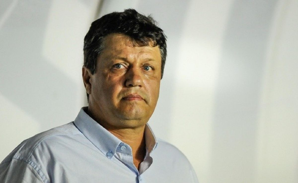 Adilson Batista convida Marquinhos Paraná para trabalhar na base do Cruzeiro