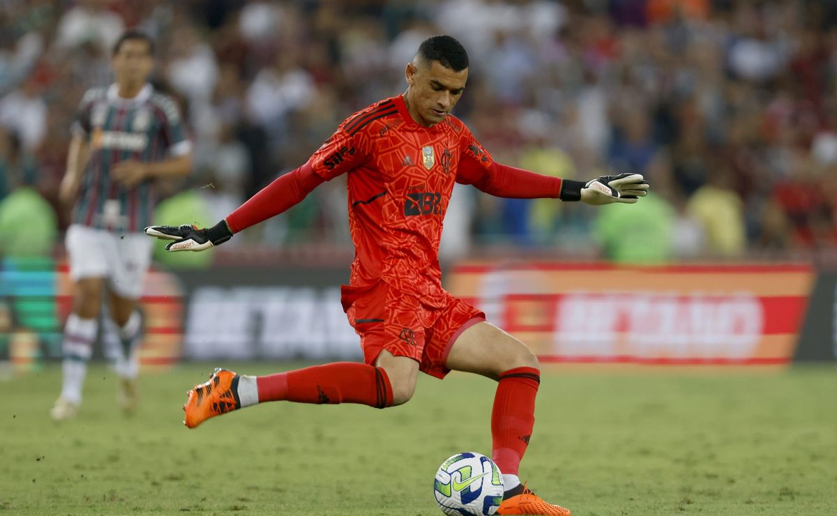 Novo goleiro do Corinthians: Santos, ex-Flamengo, está na mira do clube