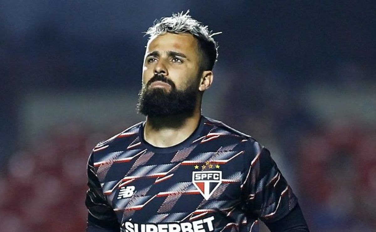 Zubeldía decide manter Jandrei como titular do São Paulo