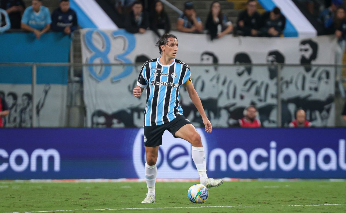 Pedro Geromel completou 400 jogos pelo Grêmio contra Juventude