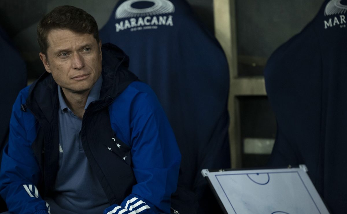 Fernando Seabra tem mais três reforços garantidos no Cruzeiro