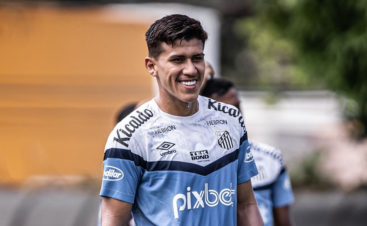 Após rescisão com o Santos, Leo Zabala é anunciado por clube mexicano