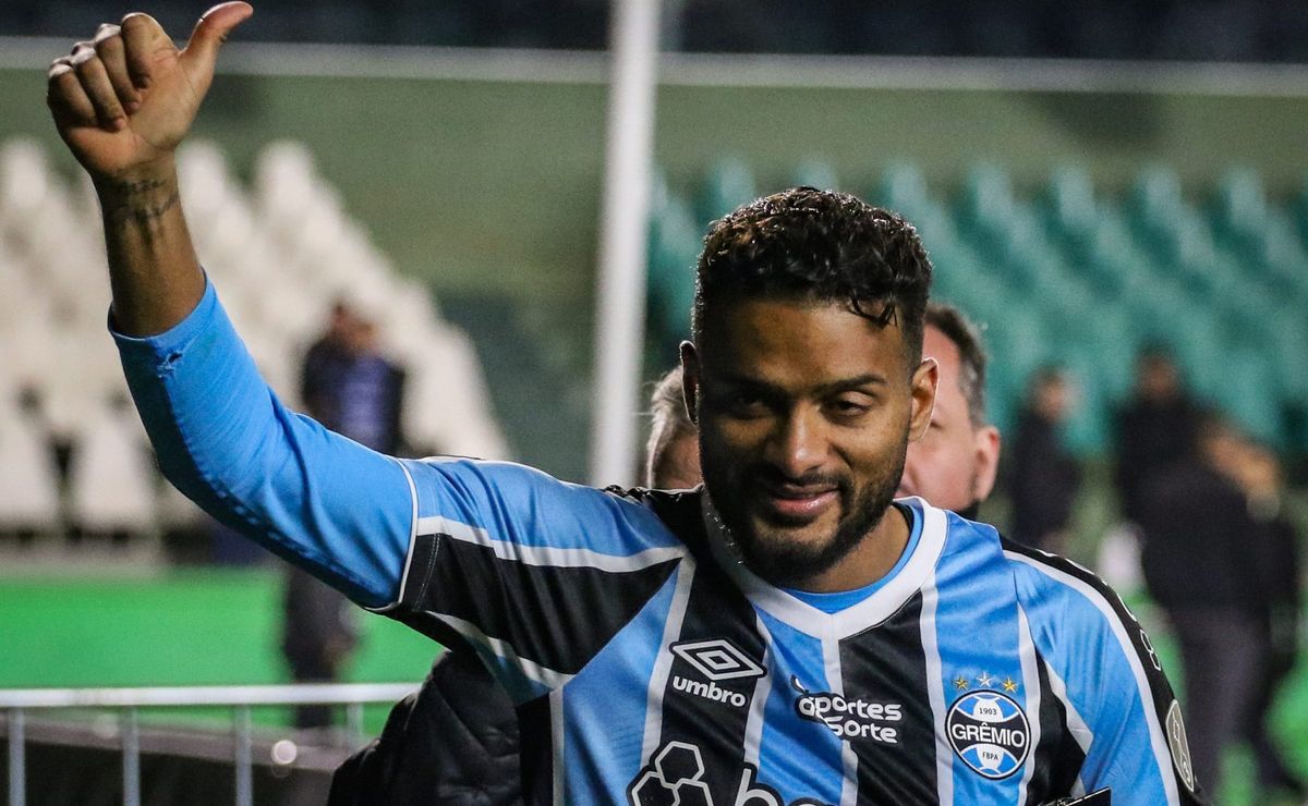Após renovação de Reinaldo, Grêmio quer fechar com super lateral ...