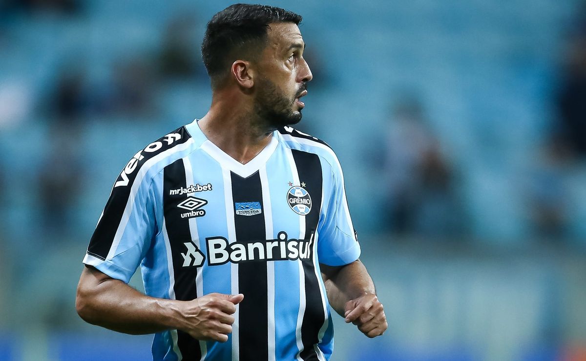 Edílson quer muito ajudar o Grêmio a sair do Z4, mas ficará no Fut7 ...