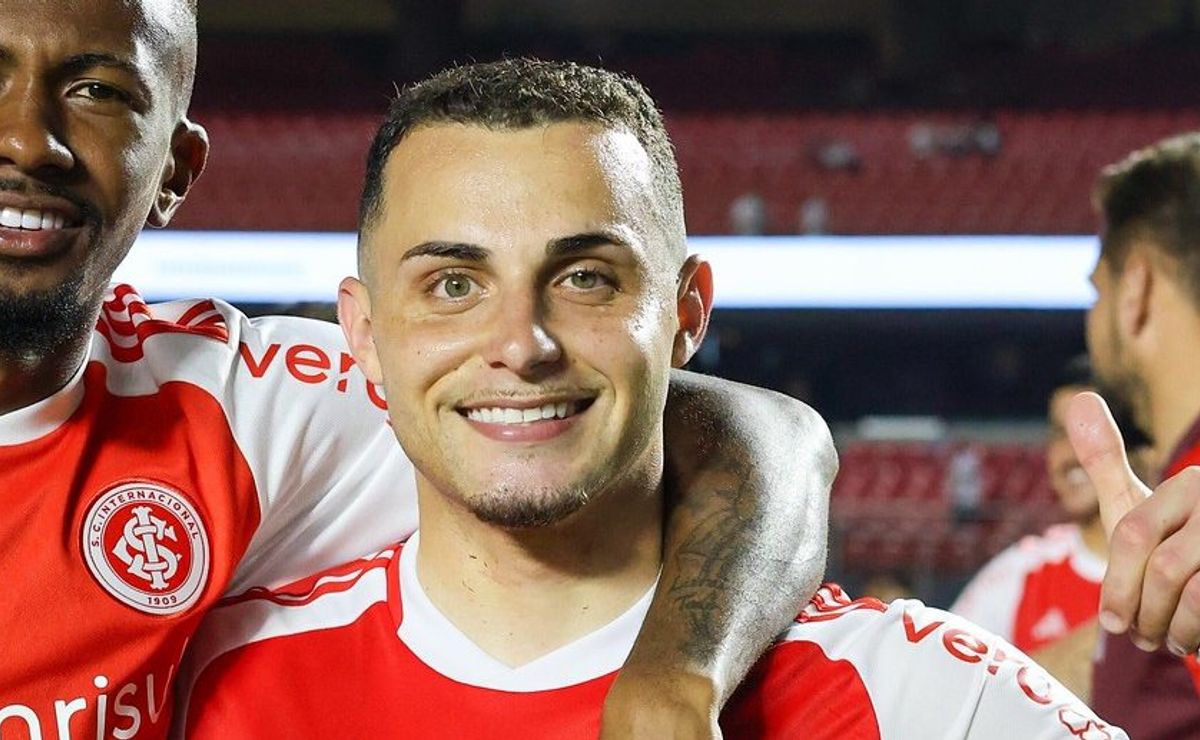 No Internacional, Bruno Gomes exalta ajuda de Roger para atuar na lateral
