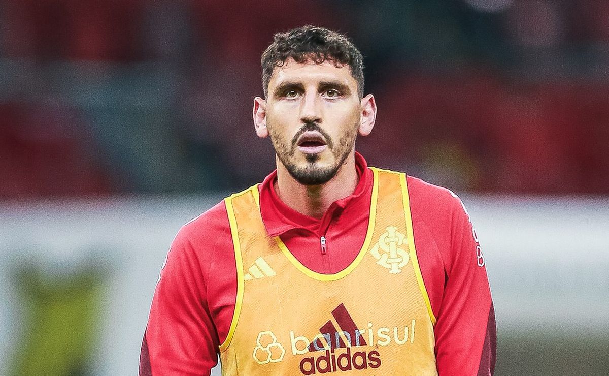 Rogel será o novo zagueiro titular do Internacional