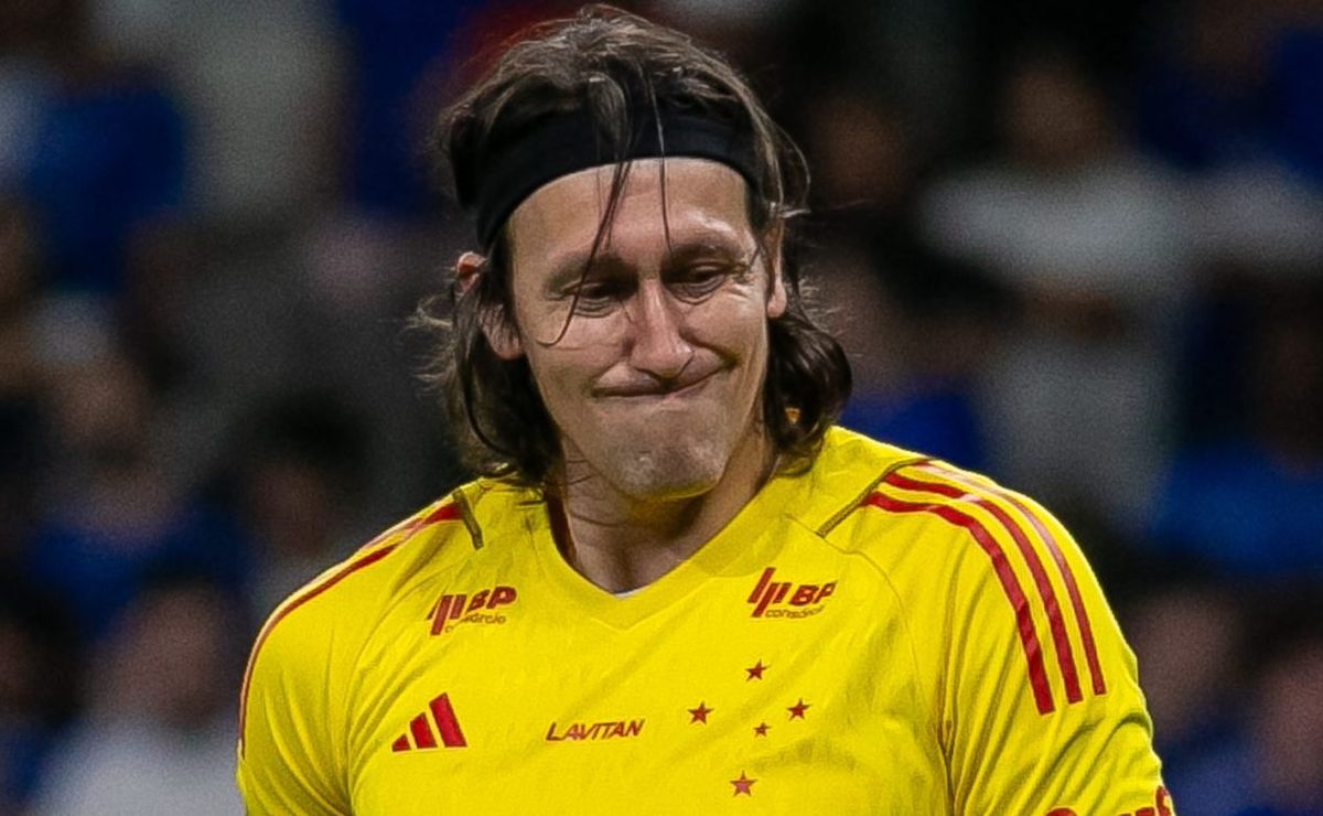 Cássio, ex-Corinthians, falha e Cruzeiro perde Sul-Americana