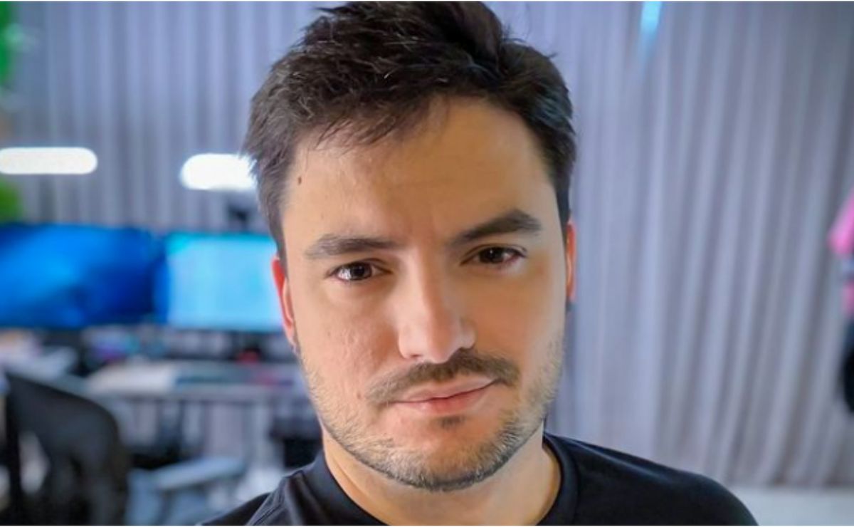 Felipe Neto detona SAF do Atlético-MG: "Estão começando a mexer no ...