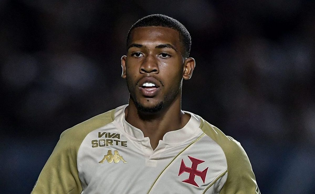 Vasco decide vender atacante Rayan ao Palmeiras em acordo fechado.