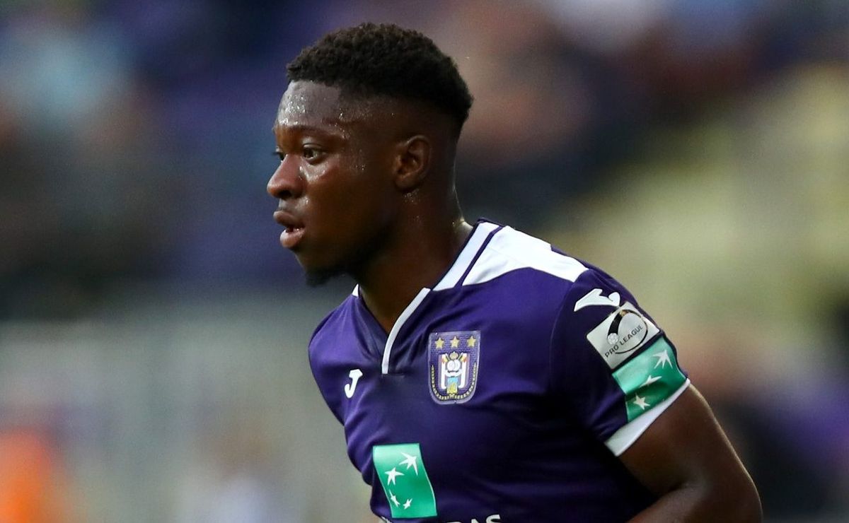 Grêmio pode fechar com mais três após anúncio de Amuzu