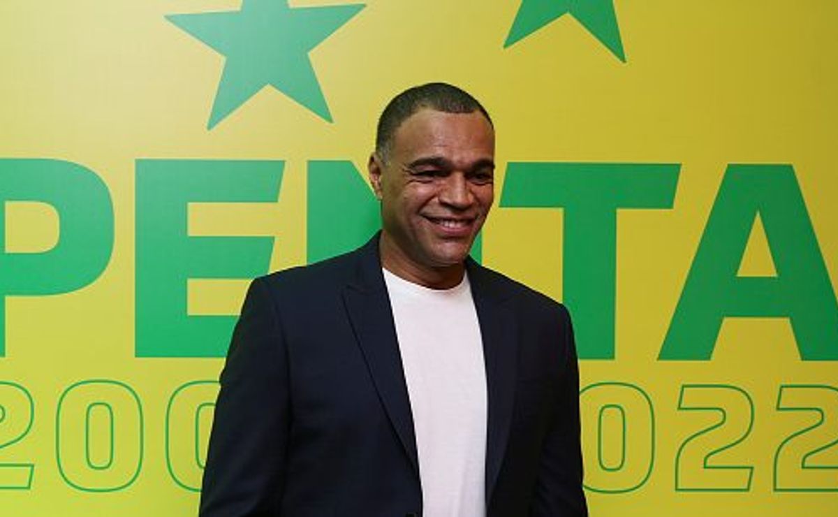 Denílson critica São Paulo de Zubeldía