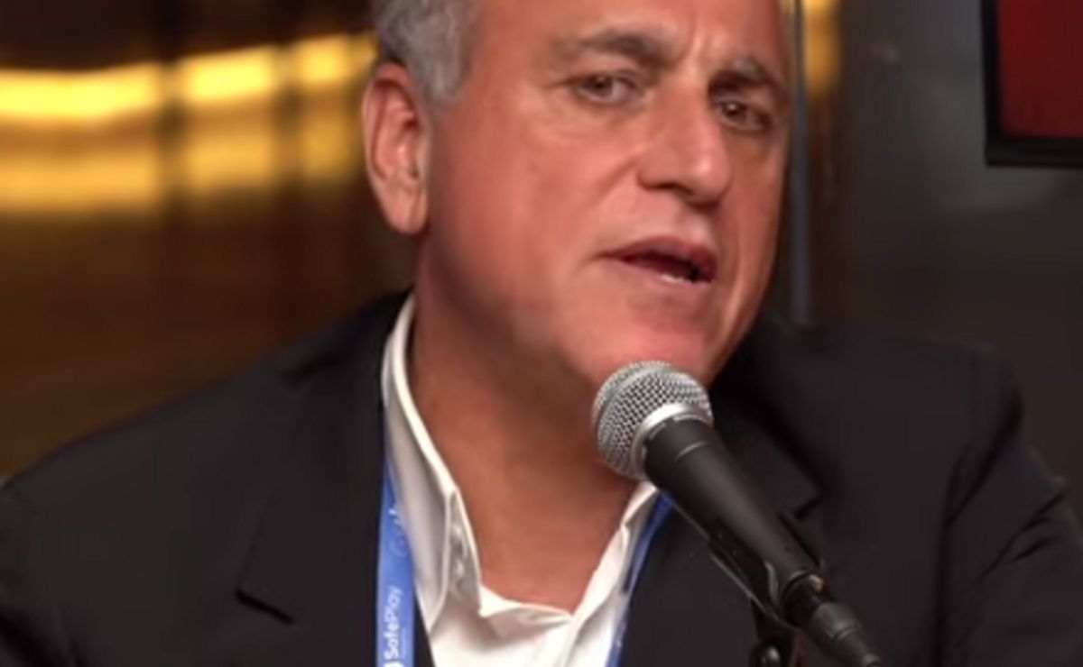 "De 0 a 10, chance é 6", diz empresário de Vitor Roque no Palmeiras