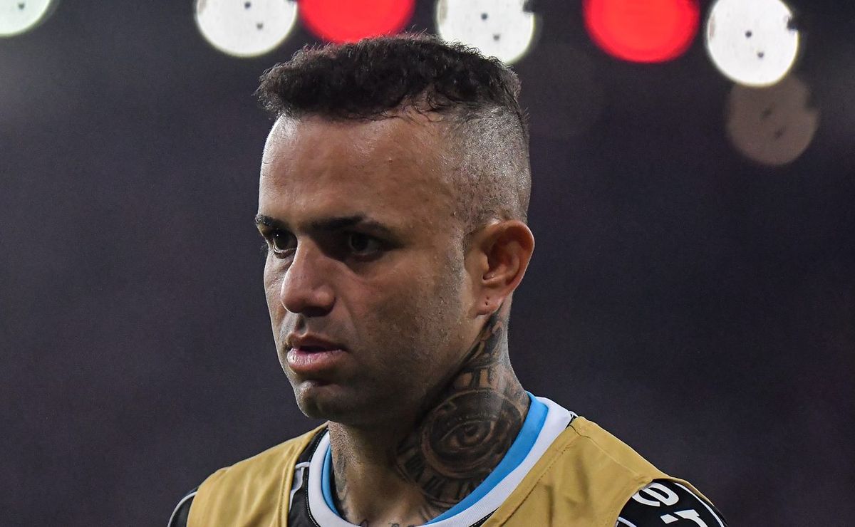 Luan, ex-Grêmio, vive drama com 1 ano sem Clube e sem jogar