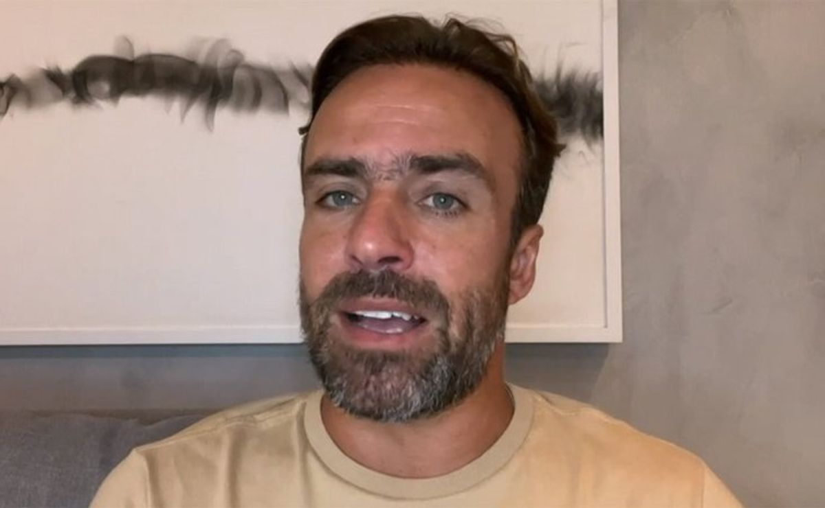 Roger Flores faz ‘alerta’ para Gustavo Quinteros no Grêmio