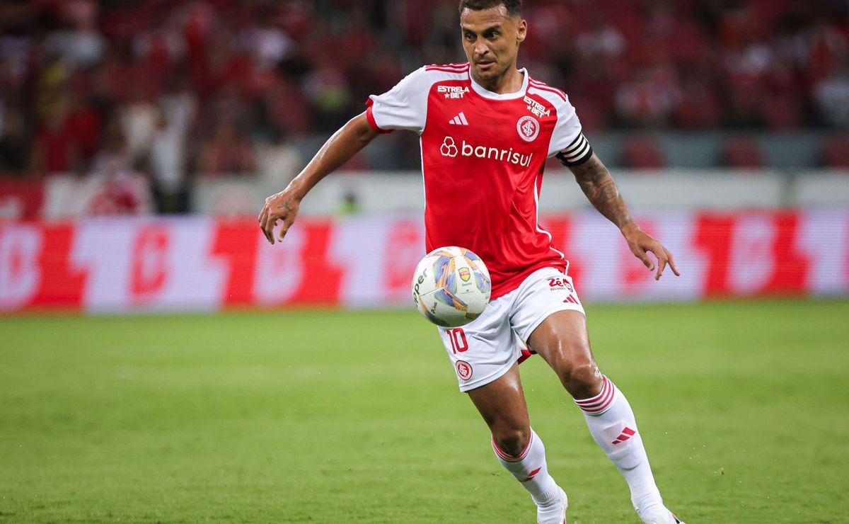 Internacional temetornos de Alan Patrick e Borré aos treinos