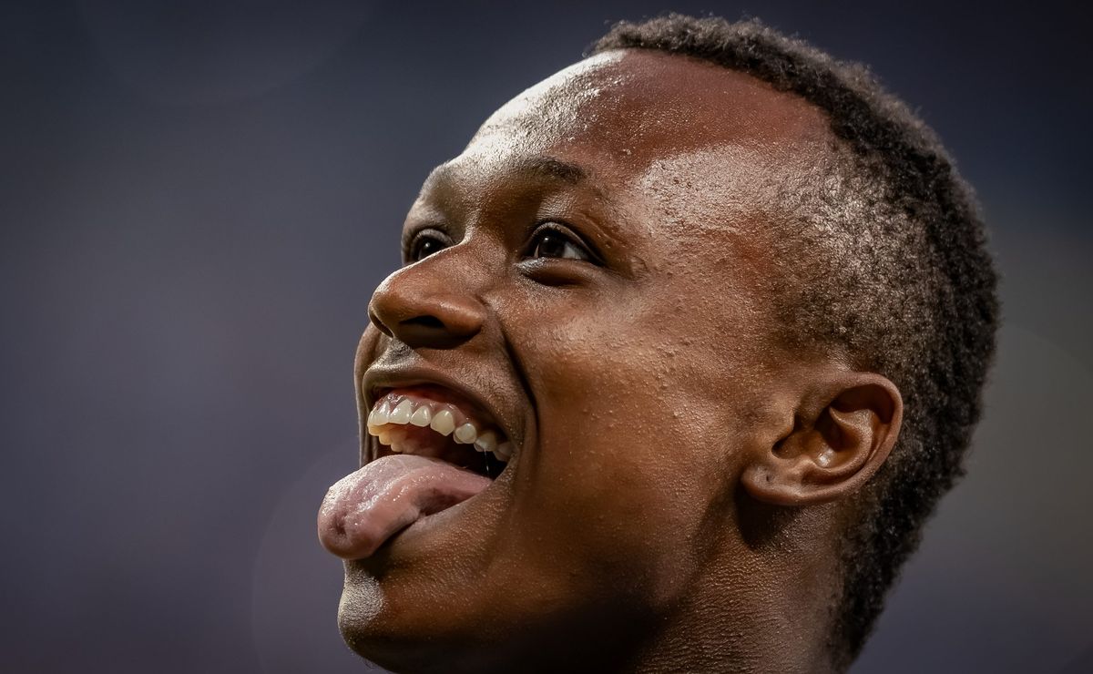 Nathan Fernandes e Yarlen esbanjam bom humor no Media Day do Botafogo