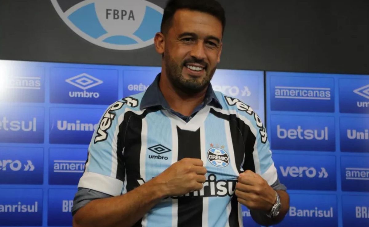 A situação curiosa de Edílson na vitória histórica do Grêmio