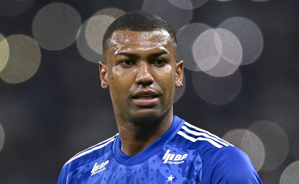 Walace evolui fisicamente e anima bastidores do Cruzeiro