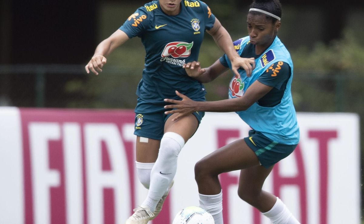 Atacante Luany não esconde a felicidade em voltar à Seleção