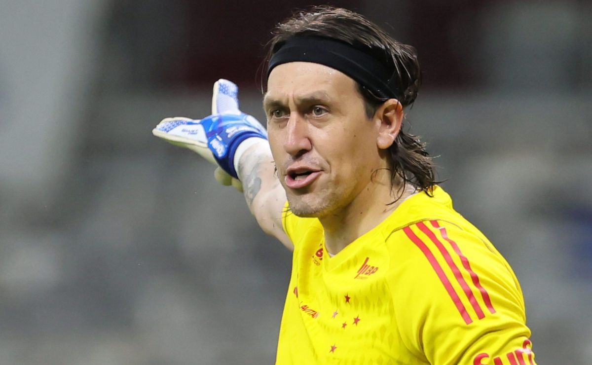 Cássio revela estar sobrecarregado no Cruzeiro