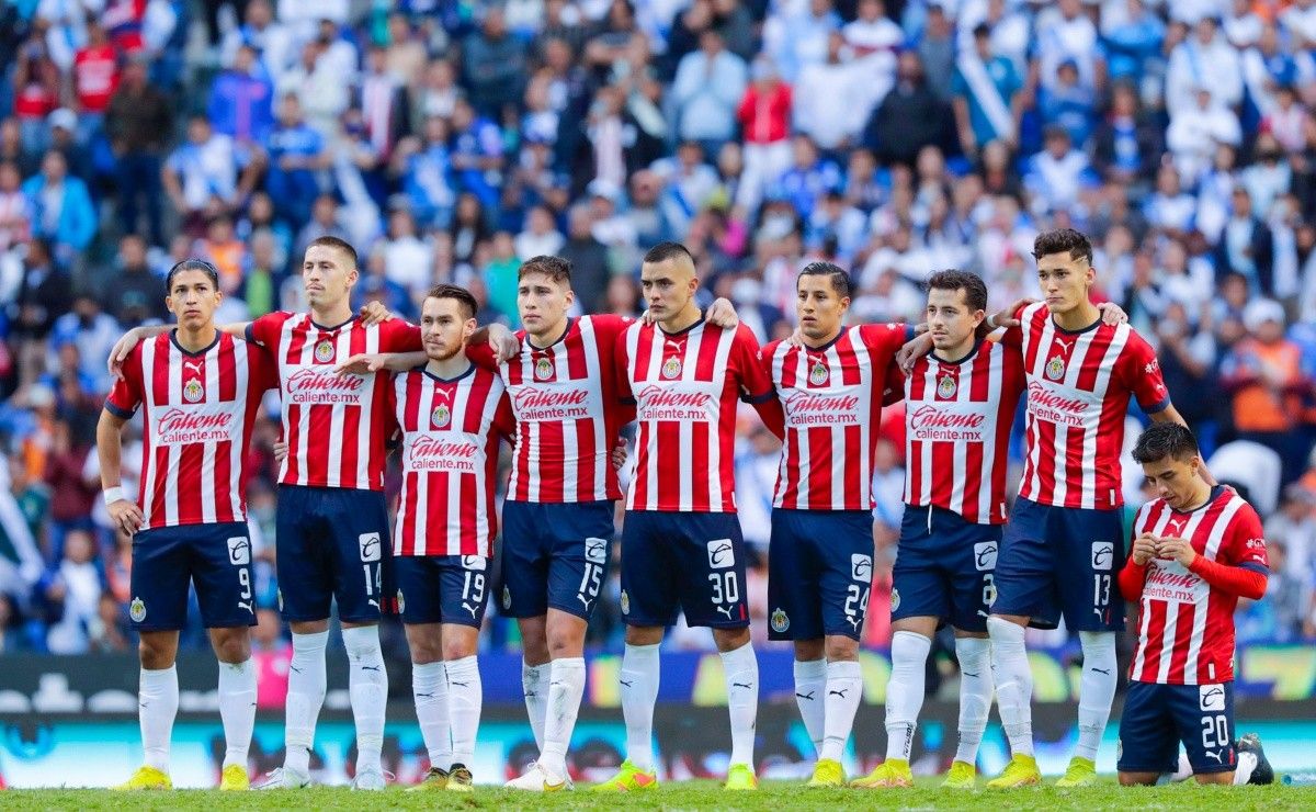 ¿Primeras incorporaciones? Los jugadores con los que Chivas podría ...