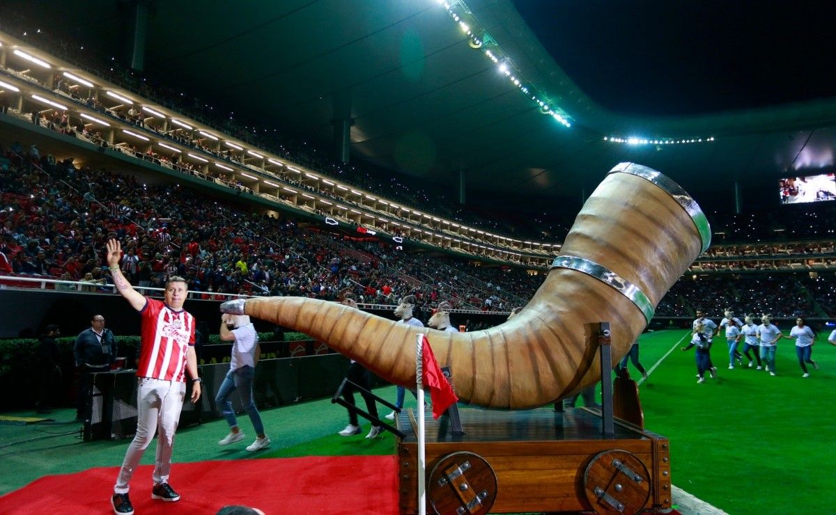 ¡Orgulloso! El emotivo mensaje del Bofo Bautista a la afición de Chivas ...