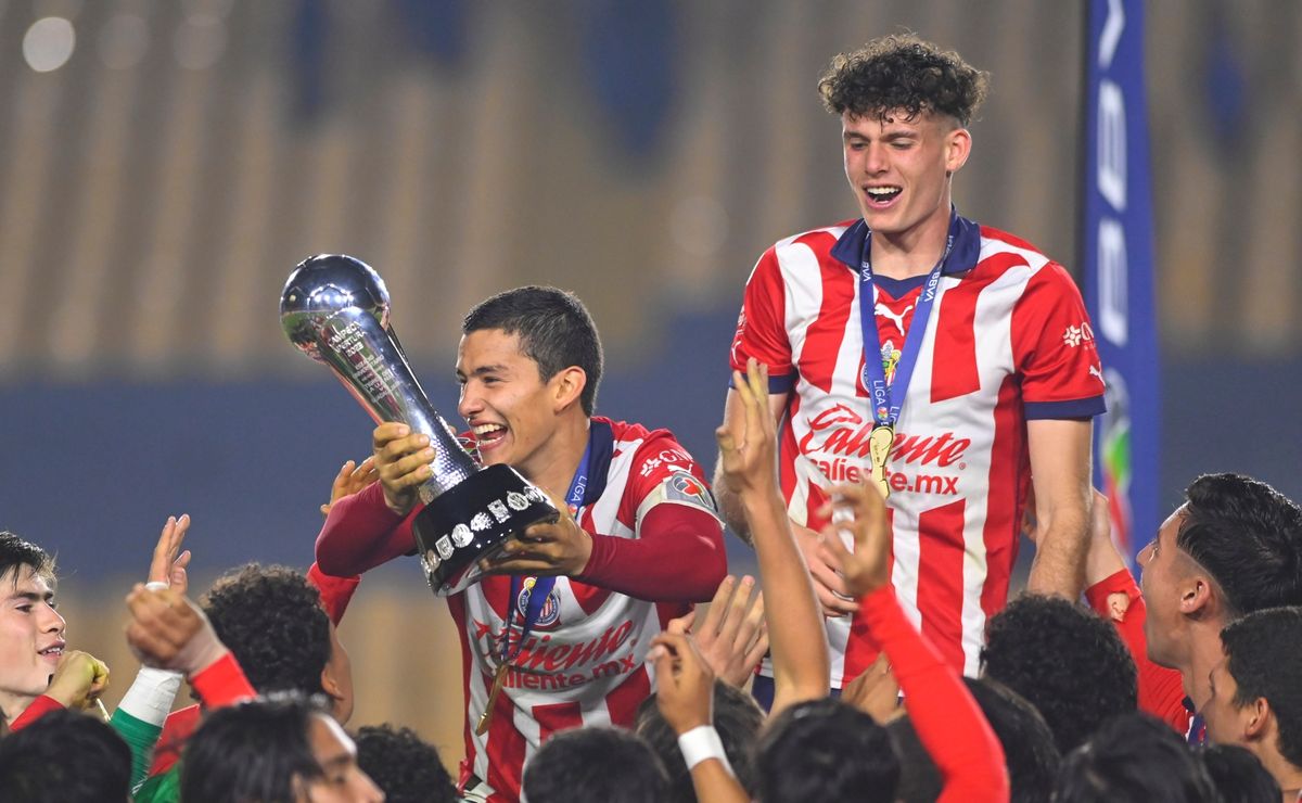 Chivas Sub-23: Cinco opciones para el mediocampo - Rebaño Pasión