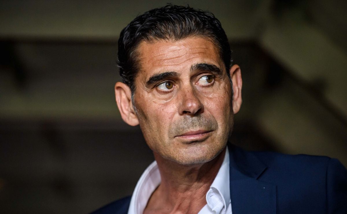 Calla los rumores: Fernando Hierro estuvo en Chivas vs. Puebla - Rebaño ...