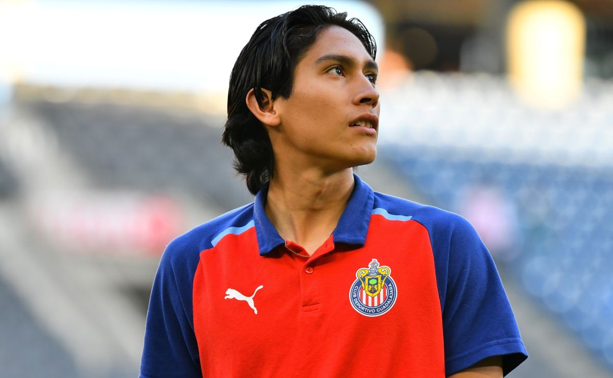 Cambio de planes en Chivas con el juvenil Ariel Castro - Rebaño Pasión