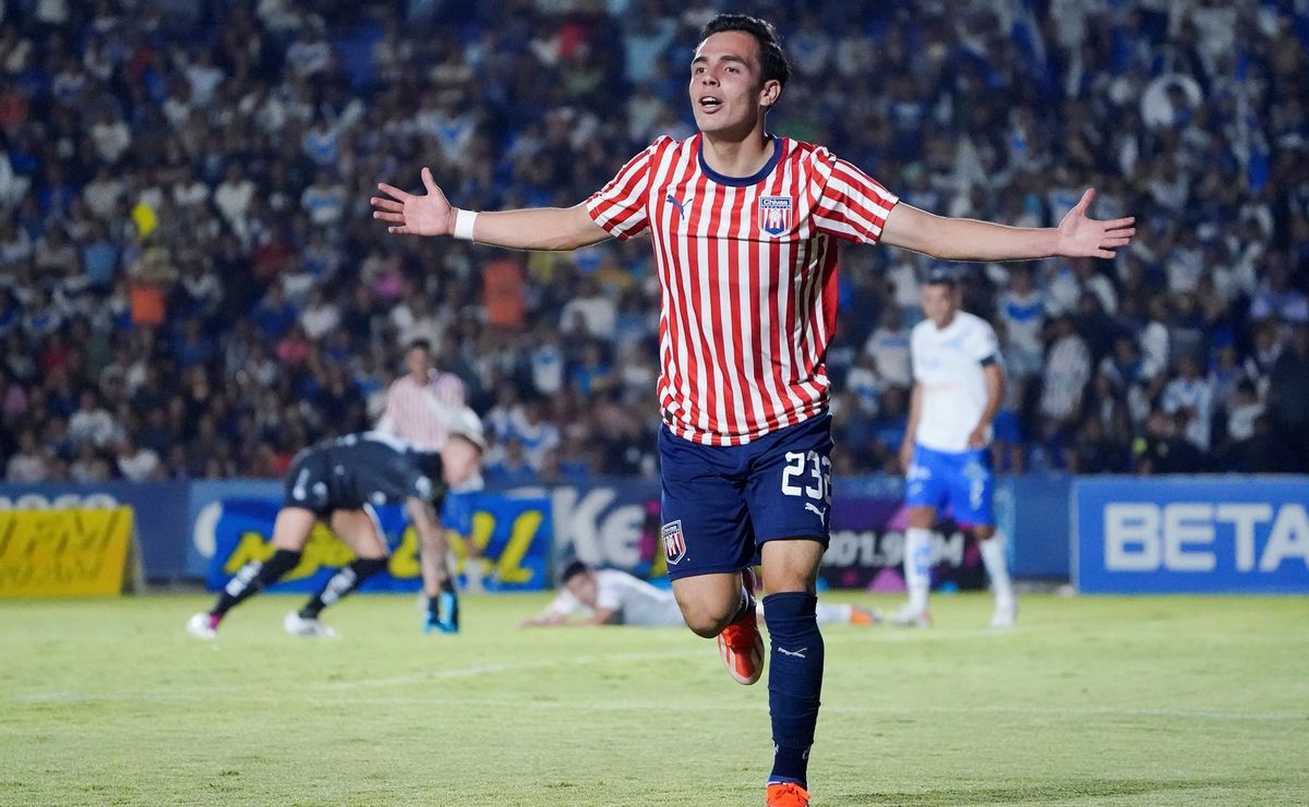 Hugo Camberos ilusiona a Chivas con otro gol - Rebaño Pasión