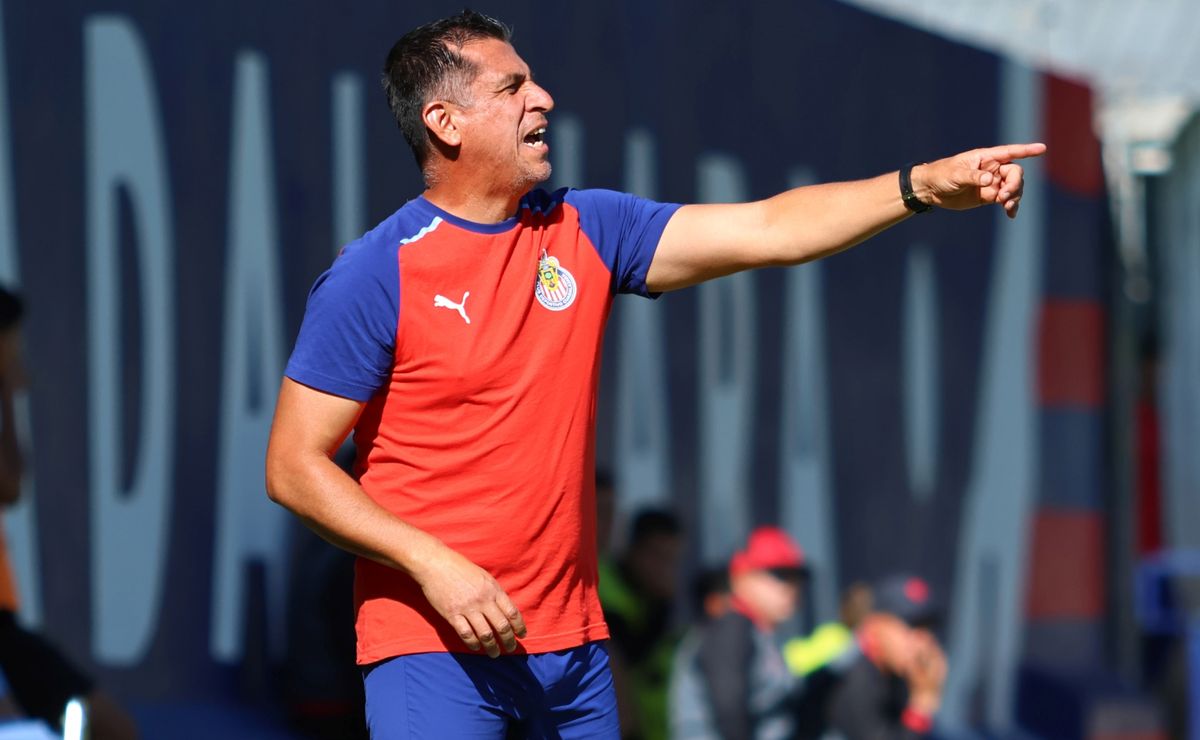 Benny Ferreyra, entrenador campeón con Chivas Sub16 - Rebaño Pasión