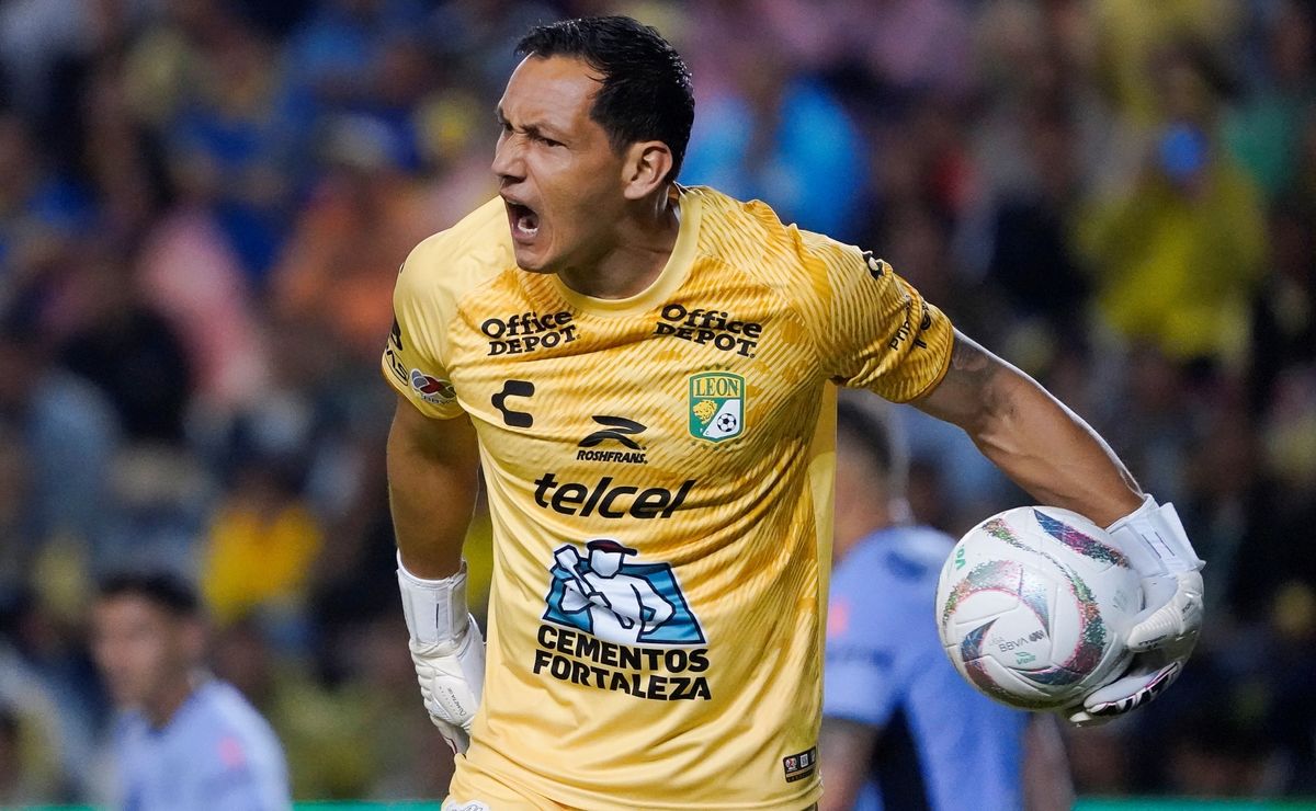 Aficionados de Chivas lanzan fuertes críticas a Rodolfo Cota - Rebaño ...