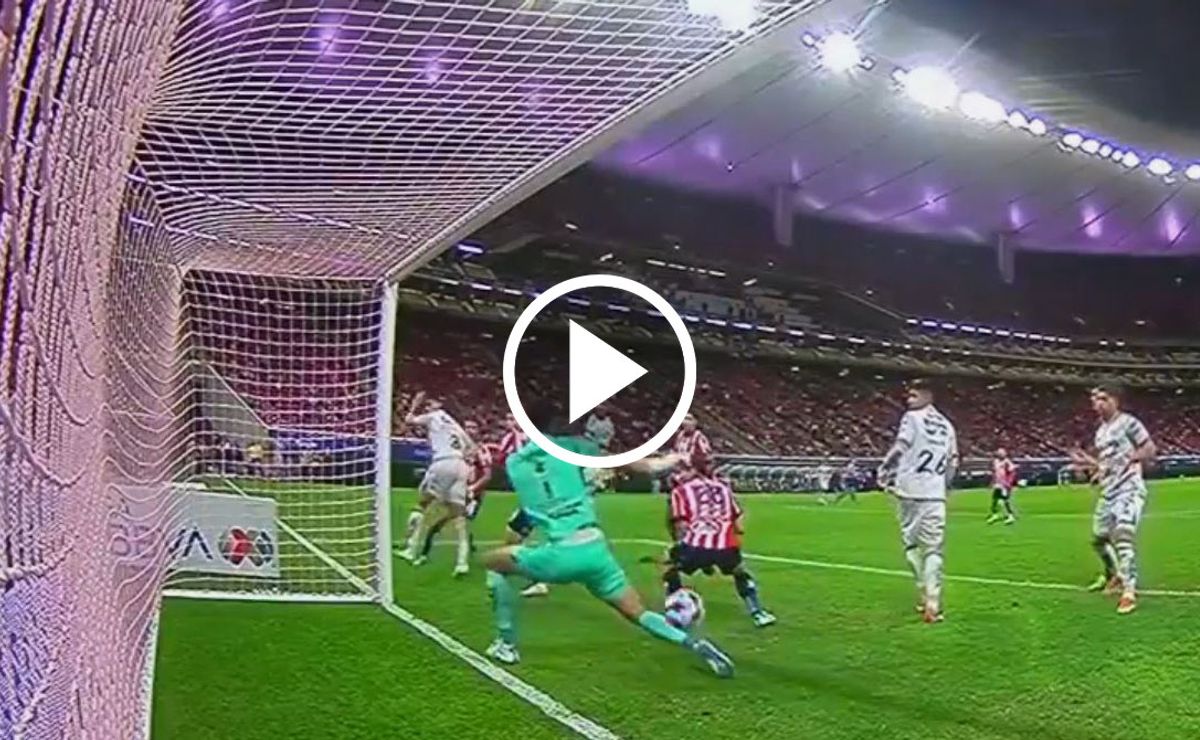 ¡El culpable! Afición de Chivas responsabilizó a Raúl Rangel del gol ...